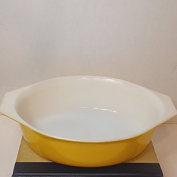 Pyrex | Kitchen | Pyrex Large Yellow Sunflower 25 Quart Cassarole Dish ...